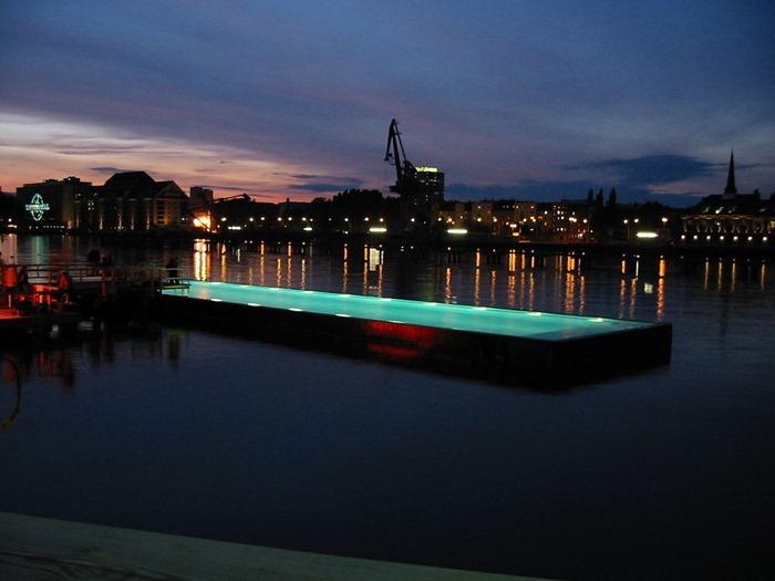 Badeschiff, the Floating Swimming Pool in Berlin | Amusing Planet